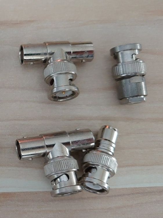BNC T-Stücke und Stecker (Gebraucht) in Pfäffikon SZ für CHF 3 – mit Lieferung auf Ricardo kaufen