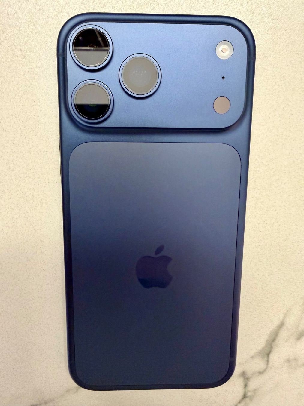 iPhone 17 Pro Max 256GB Deep Blue - ~3 months old (Gebraucht) in Pully ...