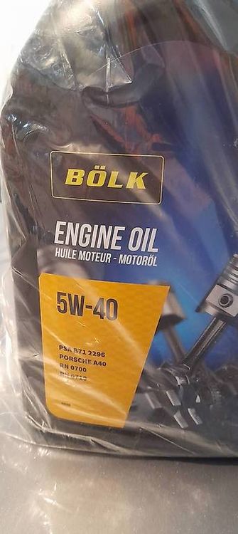 bidon huile moteur 5 l neuf essence (D'occasion) à gimel pour CHF 40 – retrait uniquement ...