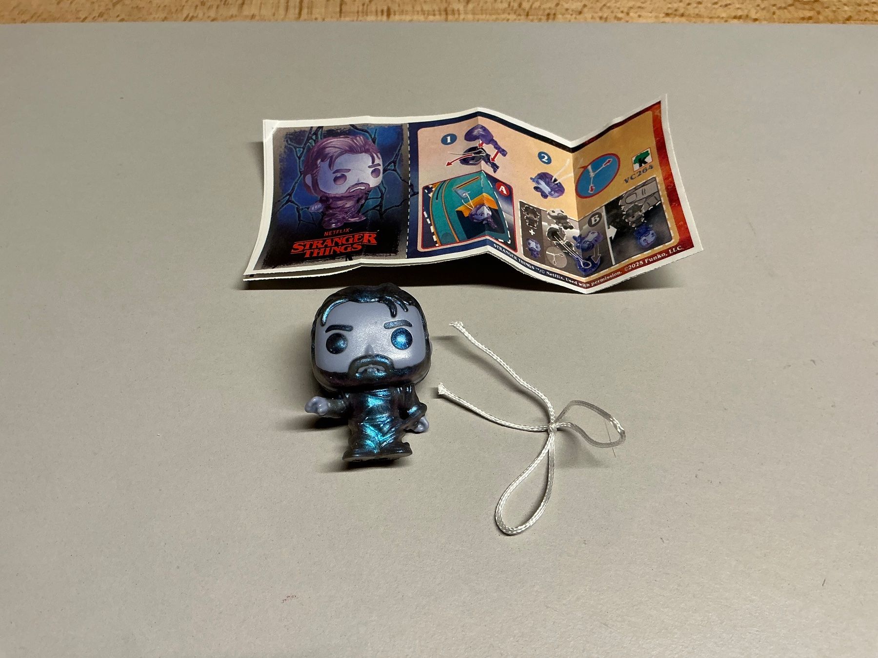 Kinder Joy Stranger Things Hopper (Upside down) (Neu (gemäss ...