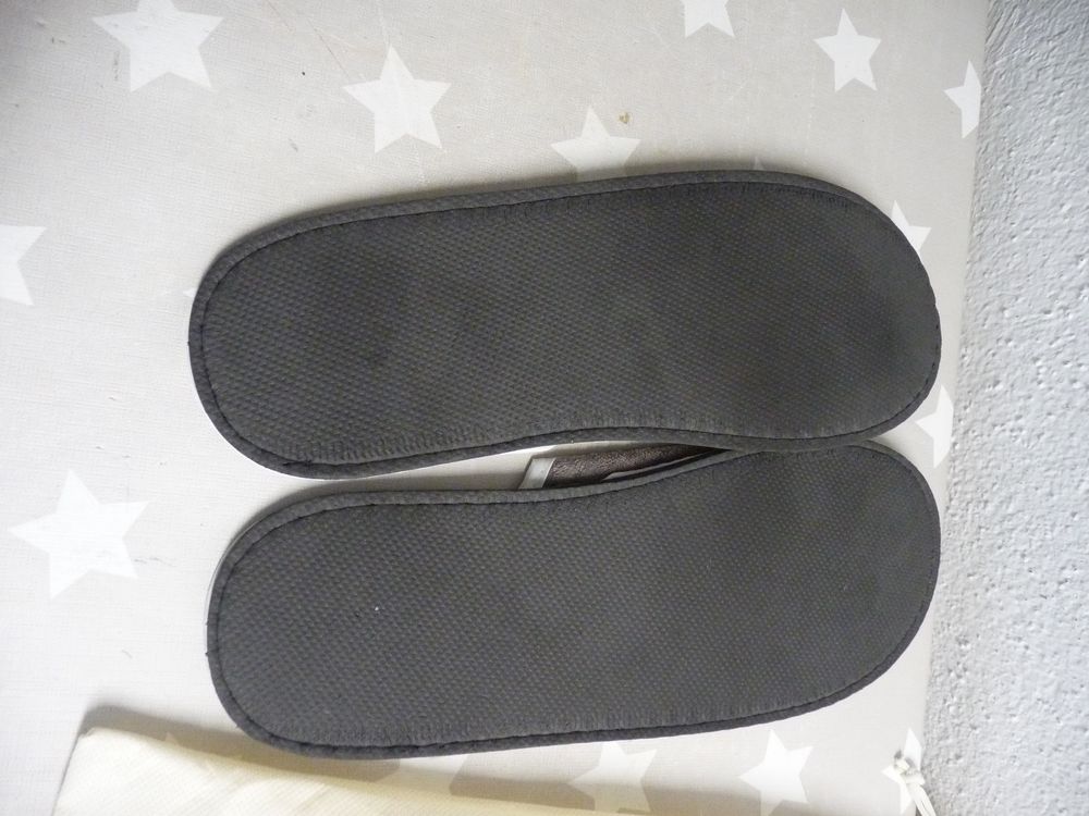 Swiss First Class Slippers Pantoffeln Hausschuhe | Kaufen auf Ricardo