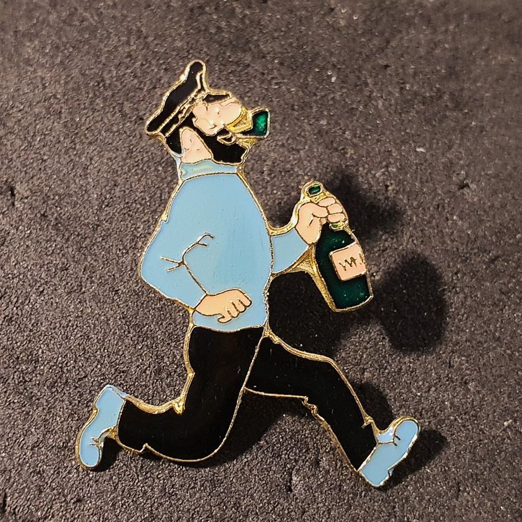 V708 - Pin Tintin / Tim & Struppi - Kapitän Haddock (Gebraucht) in Reinach BL für CHF 5.1 – mit ...