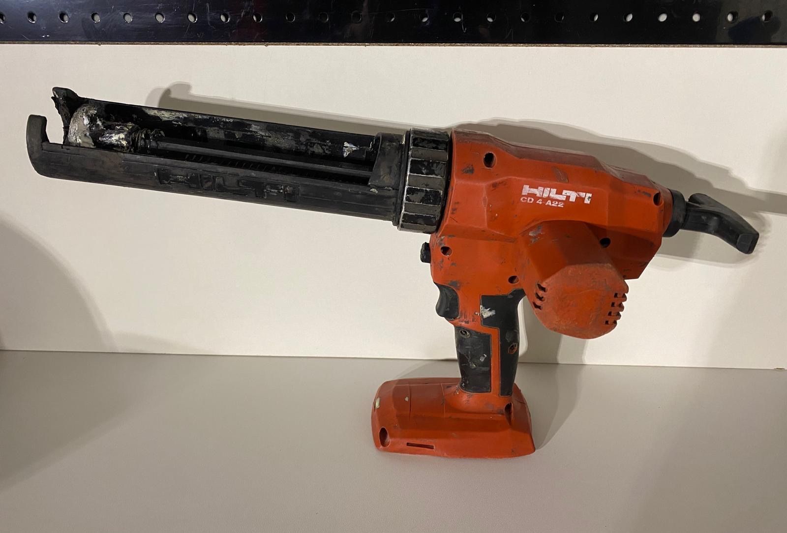Pince Injection Calfeutrage Hilti CD 4 A22 (Gebraucht) in Echallens für ...