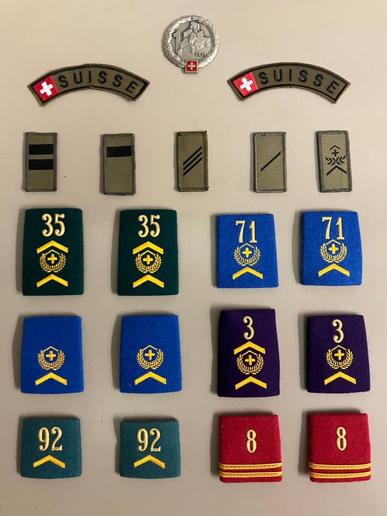 Abzeichen Set Swiss Army, 12 Stk. (Gebraucht) in Riedholz für CHF 20 ...