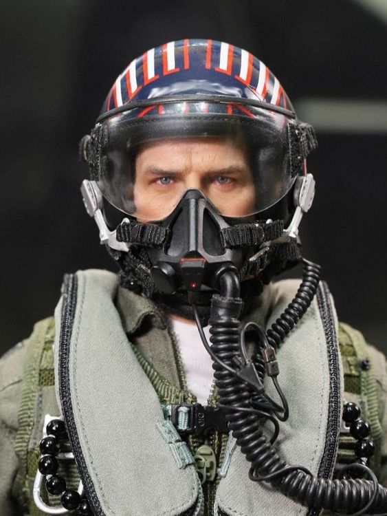 Maverick "Captain Pete Mitchell" F/A-18E Scale Pilot 1:6 (Neu und ...