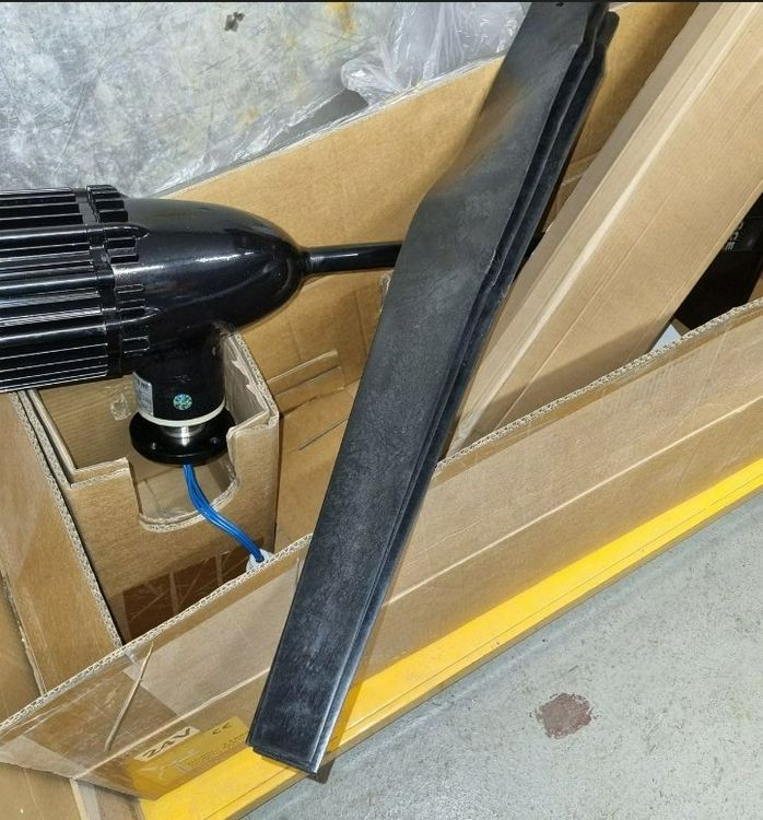 Stromgenerator Windgenerator 600W 24V (Neu (gemäss Beschreibung)) in ...