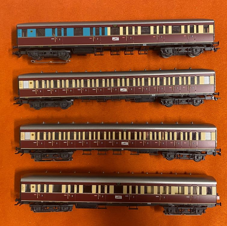 Schönes Wagenset Märklin 43108 & 43109 mit Licht (Gebraucht) in ...