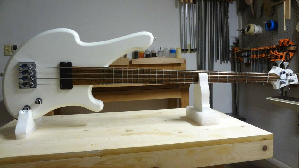 R.Low Vaughn Panzer Bass Guitar + Ashdown Studio 15" Amp | Kaufen auf ...