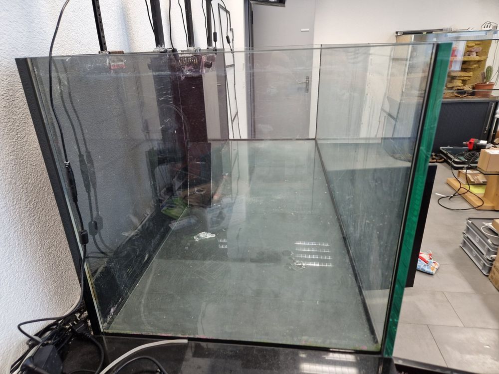 Meerwasser-Aquarium Red Sea Reefer (Gebraucht) in Othmarsingen für CHF 131 – nur Abholung auf ...
