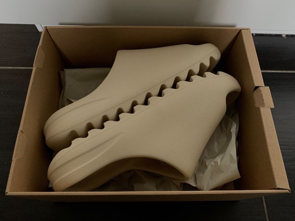 Yeezy Slides bone EU 44 1/2 (Neu und originalverpackt) in für CHF 175 ...