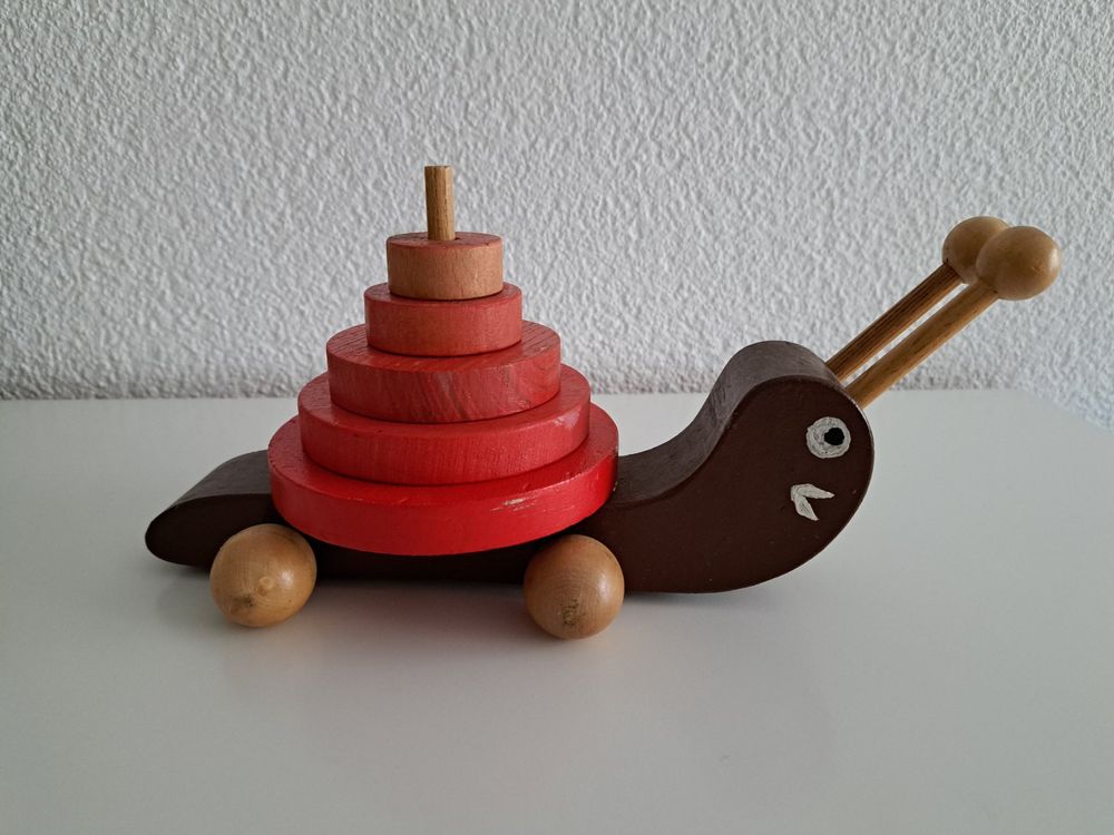 Holzspielzeug Schnecke (Gebraucht) in Oberburg für CHF 8 – mit ...