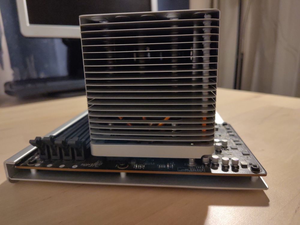 Mac Pro 4,1/5,1 CPU tray DEFEKT (Defekt) in Bern für CHF 10 – nur ...