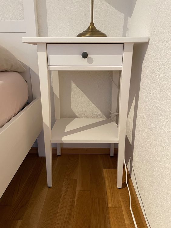 Nachttisch Hemnes (Gebraucht) in Berikon für CHF 24 – nur Abholung auf Ricardo kaufen