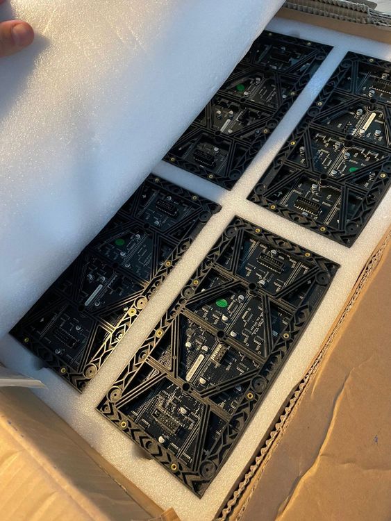 Indoor LED Matrix Panels 128x64 Pixel (P2) (Neu und originalverpackt ...