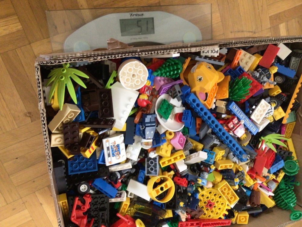 Karton voll Lego teile mit Figuren 5 kg | Kaufen auf Ricardo
