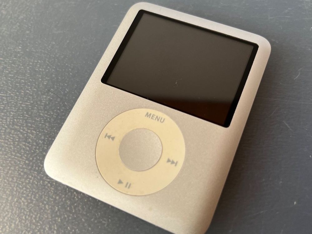 iPod - Generation 3 - Silber | Kaufen auf Ricardo