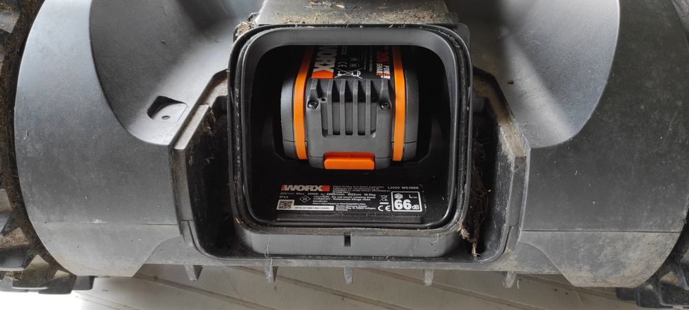 Mähroboter Landroid Worx L2000 WR155E (Gebraucht) in Arisdorf für CHF ...