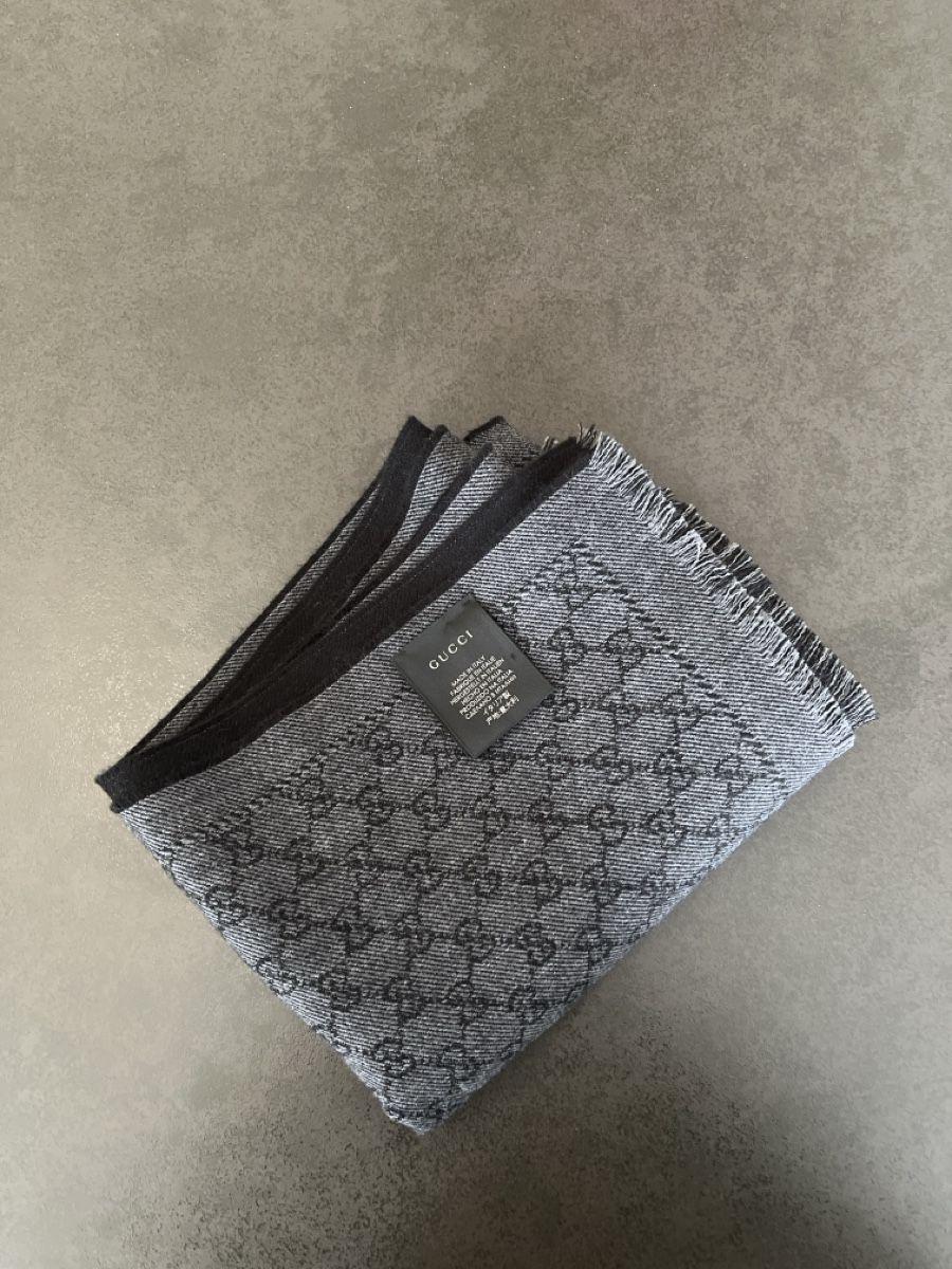Écharpe Gucci (D'occasion) à Monthey pour CHF 380 – avec livraison ...