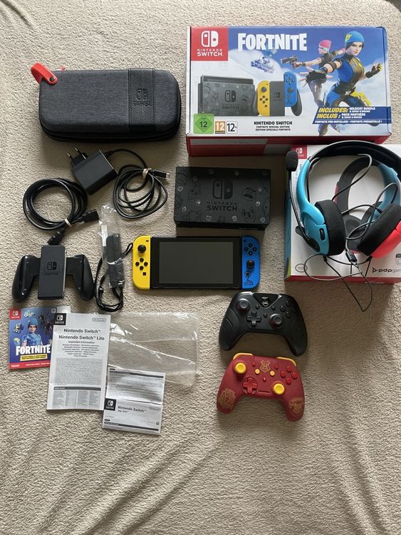 Nintendo Switch XK Fortnite Edition + 2 Controller u Headset | Kaufen ...