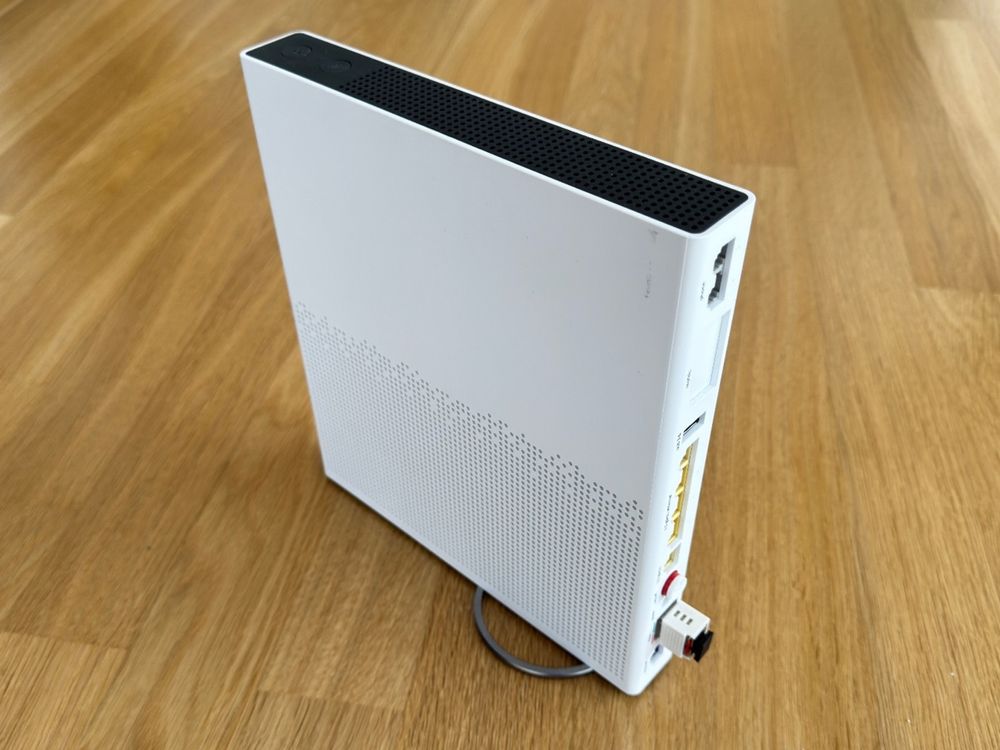 Swisscom Internet-Box 3 mit 10Gbit/s-Fiber Modul (Gebraucht) in St ...