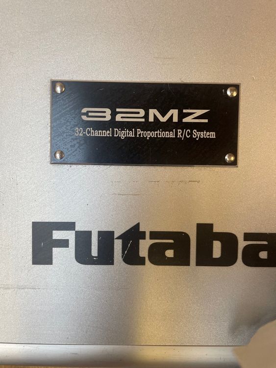 Emetteur Futaba 32 MZ (Gebraucht) in pully für CHF 850 – mit Lieferung ...