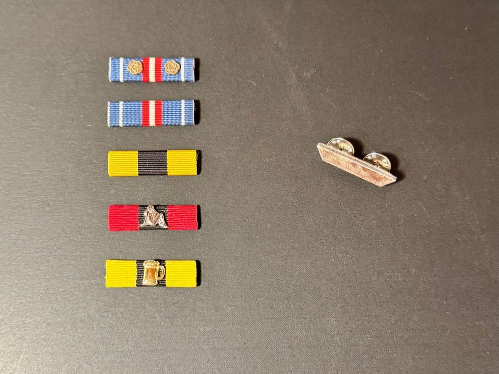 Ribbons Schweizer Armee (Gebraucht) in Attinghausen für CHF 14 – mit ...