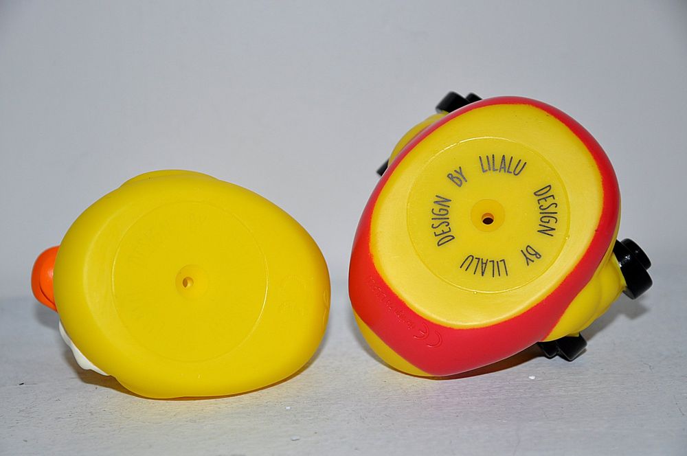 2 BADEENTEN Schwimmenten Bodybuilding & Bye Bye neuwertig | Kaufen auf ...