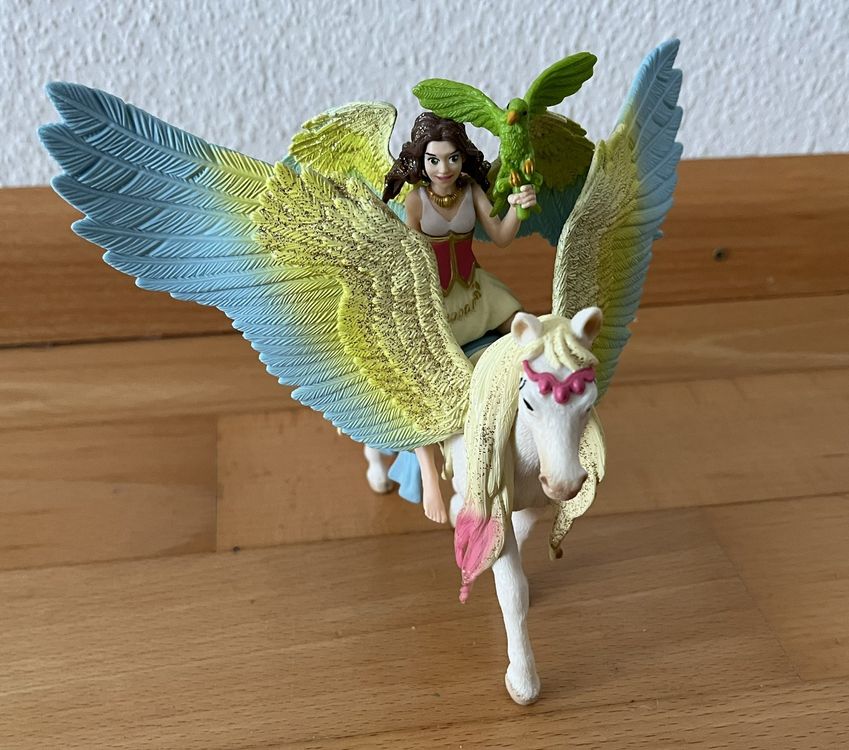 Schleich Bayala - Surah mit Glitzer-Pegasus und Papagei (Gebraucht) in ...