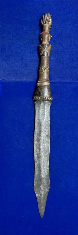 Afrikanisches sehr seltenes altes Pende Mbuum Eisenschwert | Kaufen auf ...