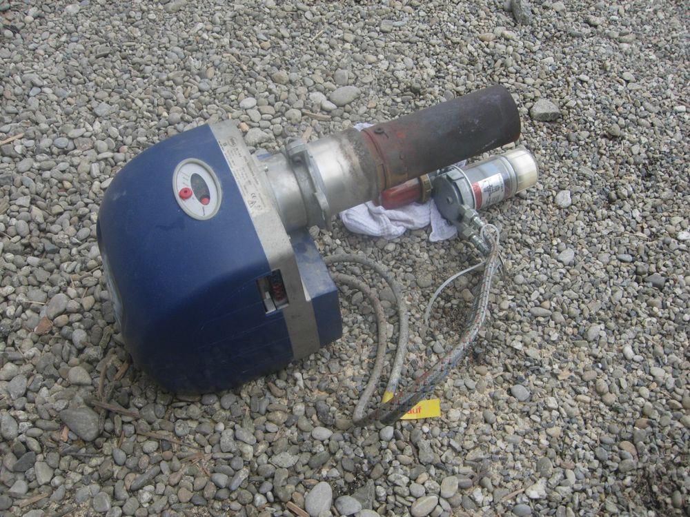 Oelbrenner Raketenbrenner 230 V zu Hoval Oertli Strebel (Gebraucht) in ...