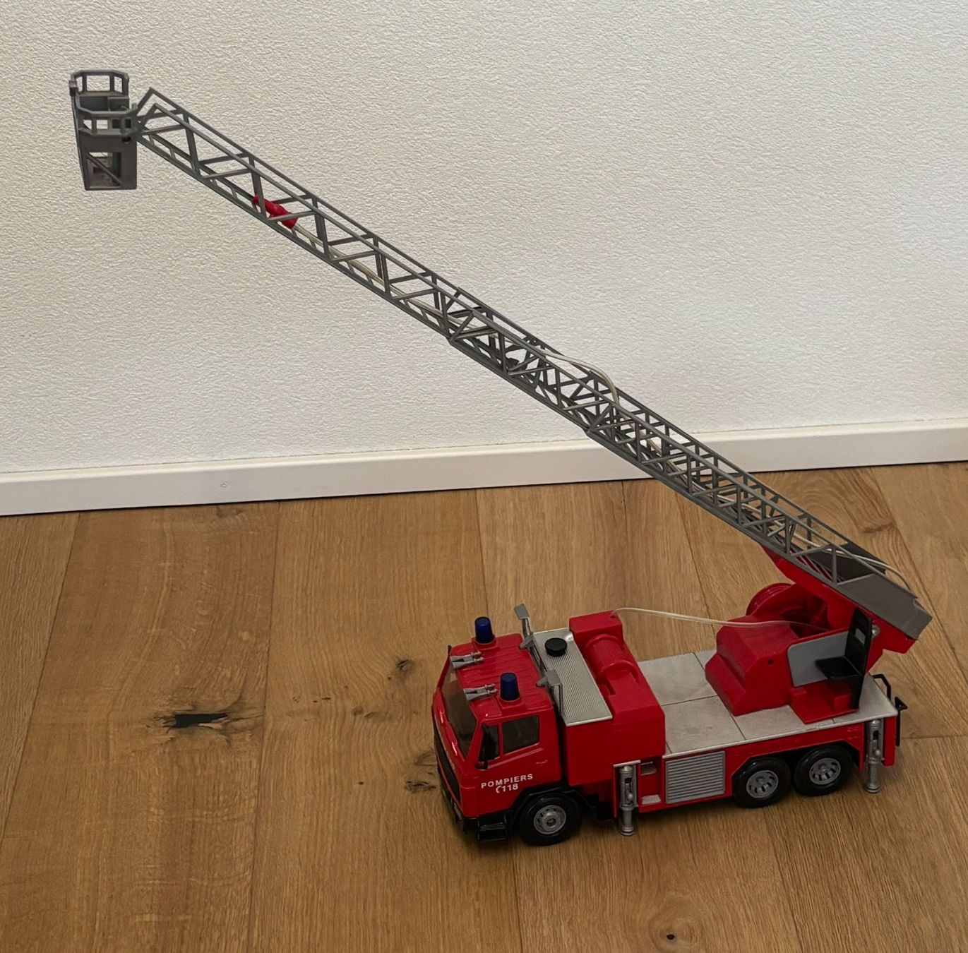 Feuerwehrwg mit großer Leiter * 1:22.5 * camion pompiers 118 (Gebraucht ...