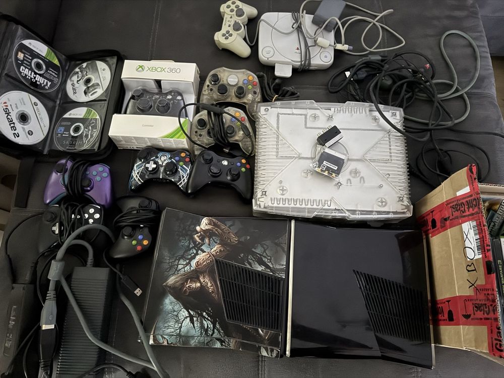 2 x Xbox 360 Xbox crystal und PS1 zu verkaufen. | Kaufen auf Ricardo