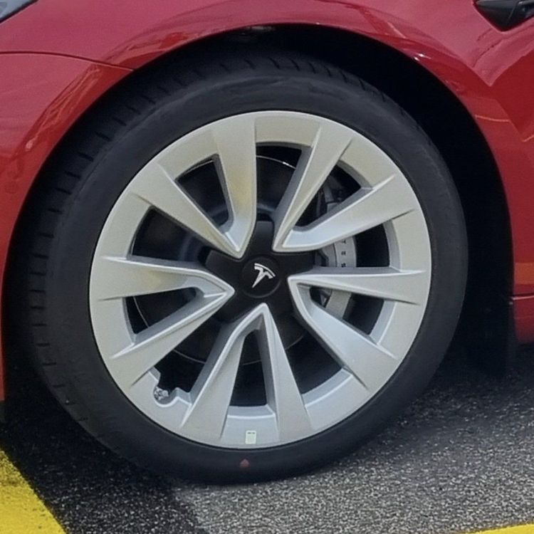 Tesla Model 3 Felgen (D'occasion) à Schwerzenbach pour CHF 1250 – avec ...