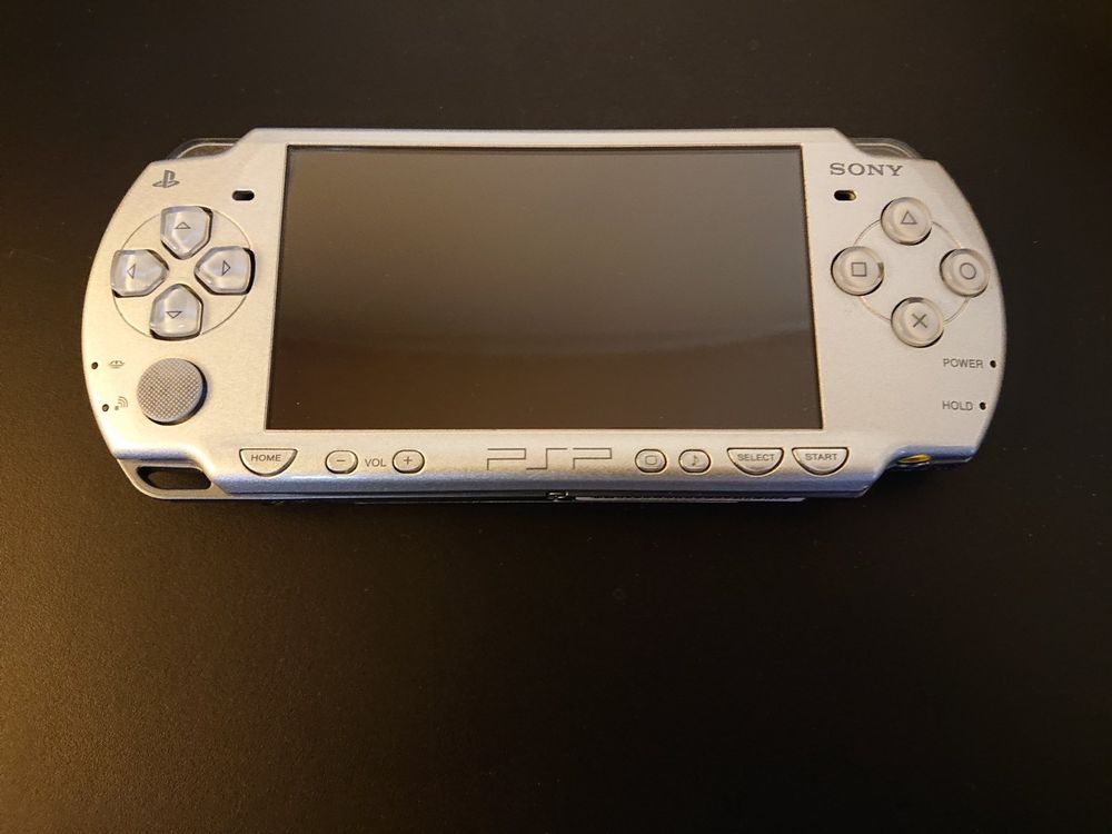 Sony Playstation Portable PSP - Konsole 2004 - Silber - 2GB (Gebraucht) in Liestal für CHF 119.9 ...