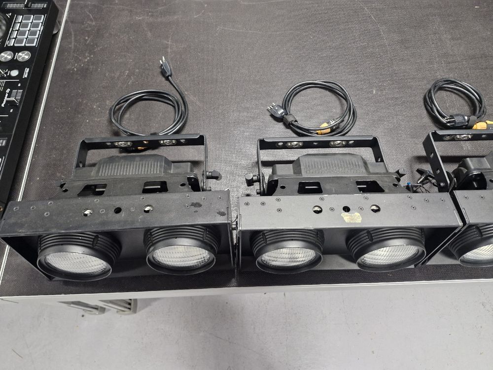 6x Briteq BT Blinder 2 IP mit Case und Netzkabel (Gebraucht) in Arbon ...