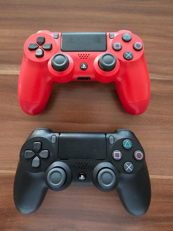 2 × PS4 Controller (Schwarz + Rot) (Gebraucht) in Bütschwil für CHF 57 ...