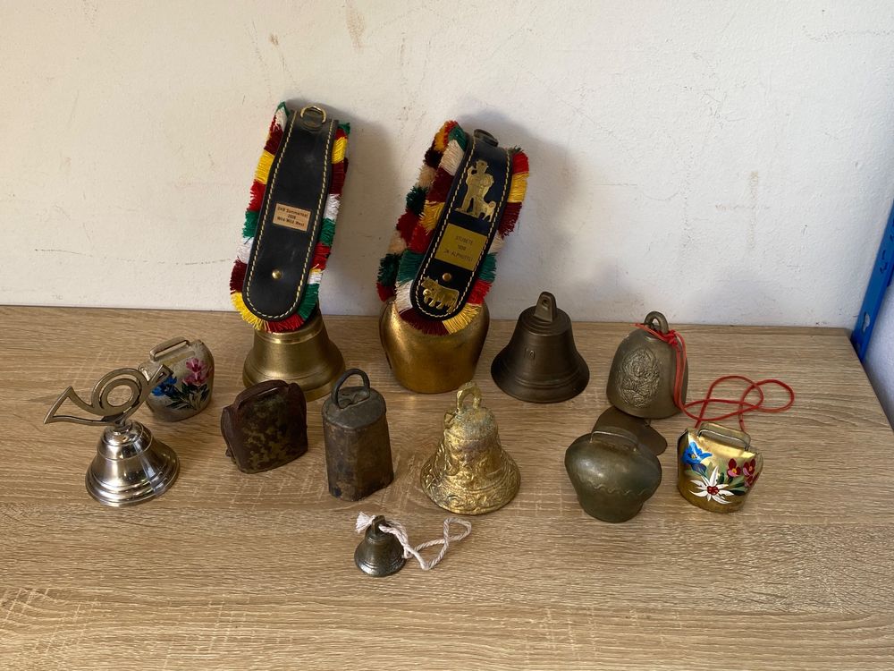 Grosses LOT verschiedene Glocken 12 Stück ab 1.- (Gebraucht) in ...