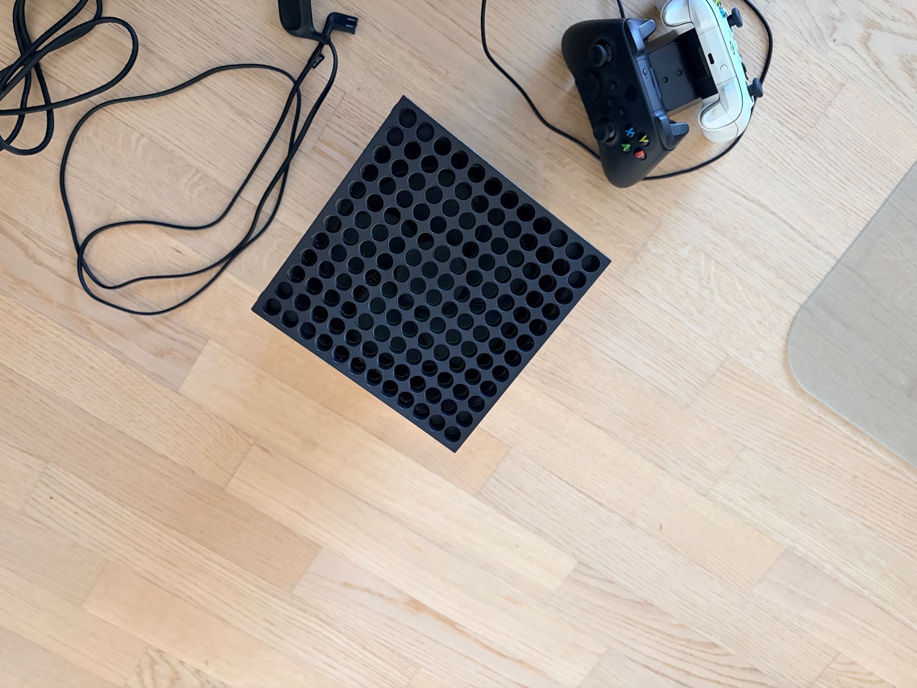 Xbox Series X - Konsole mit zwei Controller + 2 AKU (Gebraucht) in ...