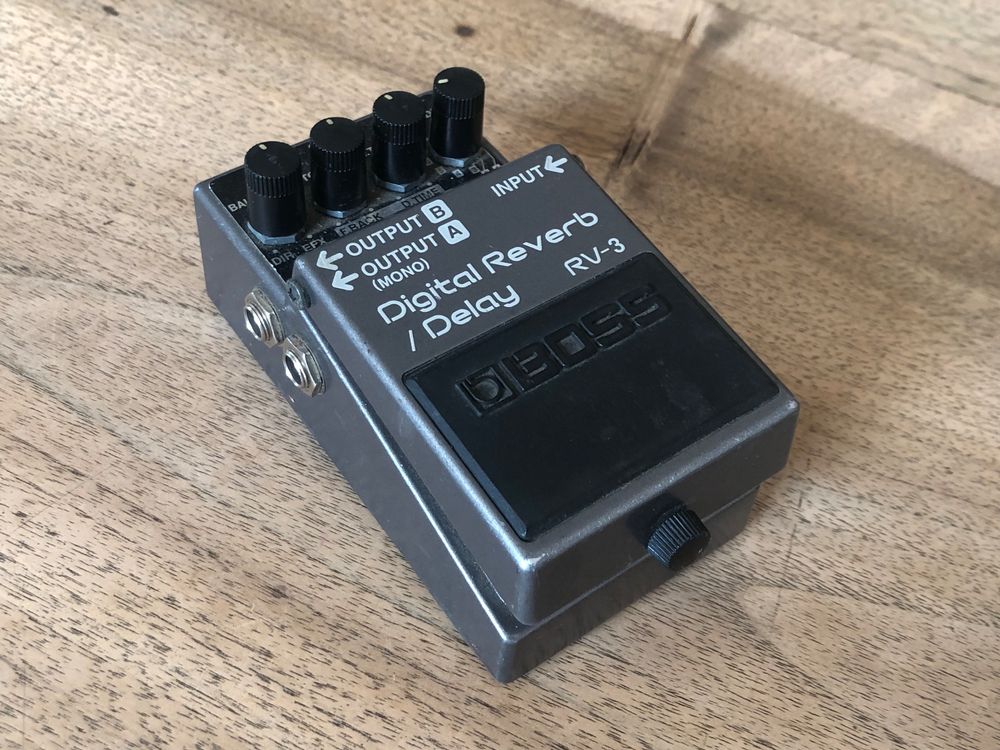 BOSS DIGITAL REVERB / DELAY RV-3 GUITAR PEDAL EFFEKTGERÄT (Gebraucht ...
