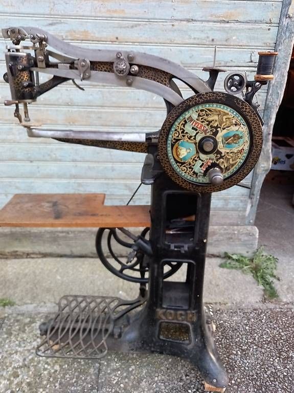 Machine à coudre le cuir (D'occasion) à Noiraigue pour CHF 400 ...
