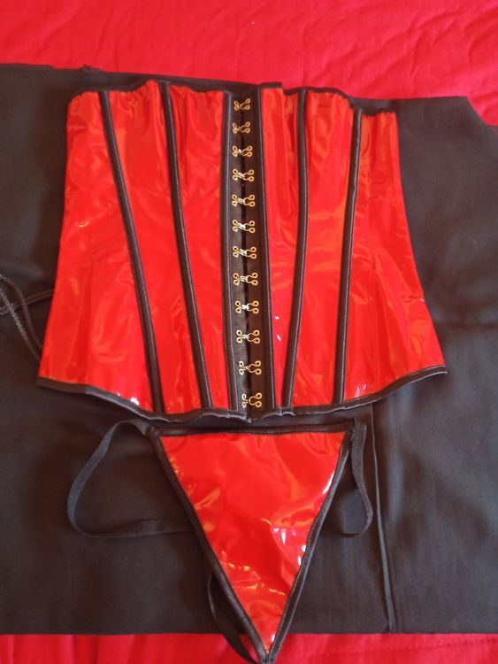 rotes Lack-Corsage mit Slip, neu (Gebraucht) in Landquart für CHF 7 ...