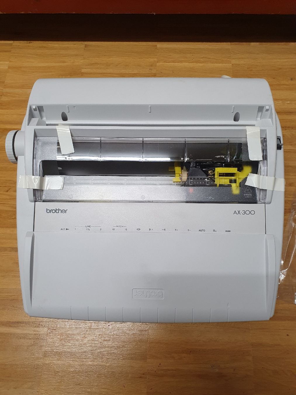 Brother AX-300 Electric Typewriter - Pristine Condition (Neu (gemäss Beschreibung)) in Aathal ...