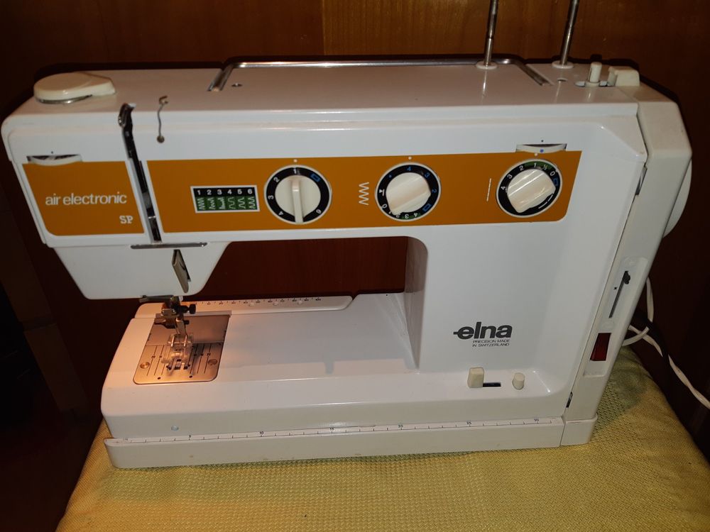 Elna Nähmaschine (Defekt) in Studen SZ für CHF 1 – nur Abholung auf ...