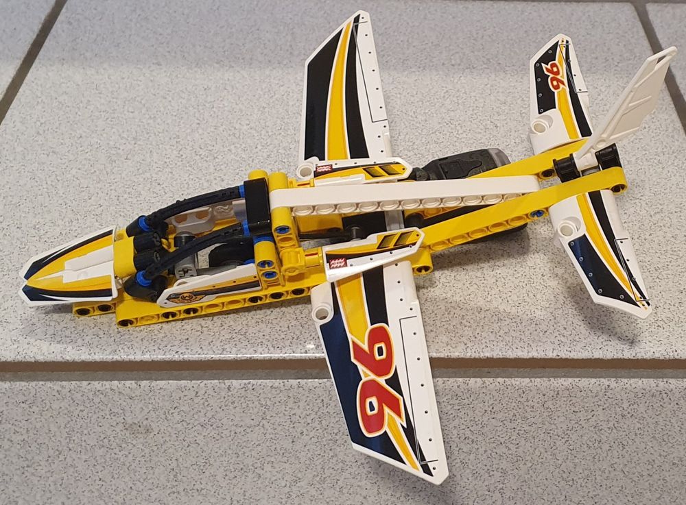 LEGO Technic 42044 2in1 Düsenflugzeug & Kunstflugmaschine (Gebraucht ...