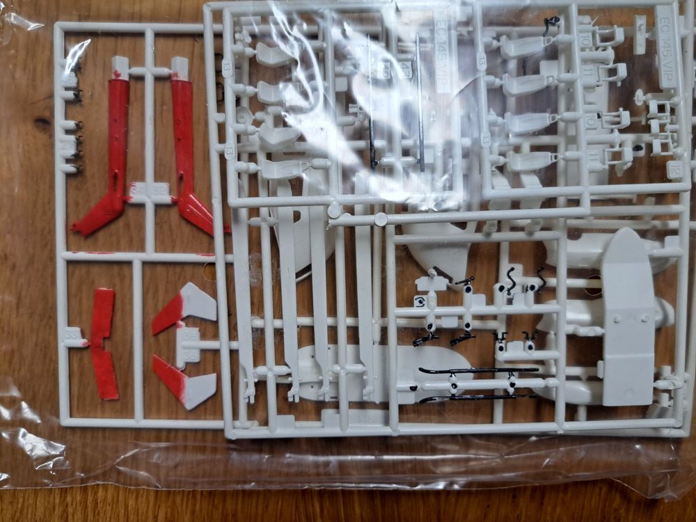 Revell EC 145 VIP (Neuf (Voir description)) à Tentlingen pour CHF 5 ...