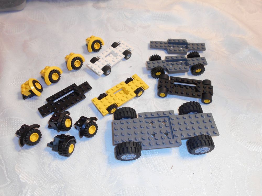 Lego Räder und Fahrzeugplatten ( Set 650 ) (Gebraucht) in Niederuzwil ...