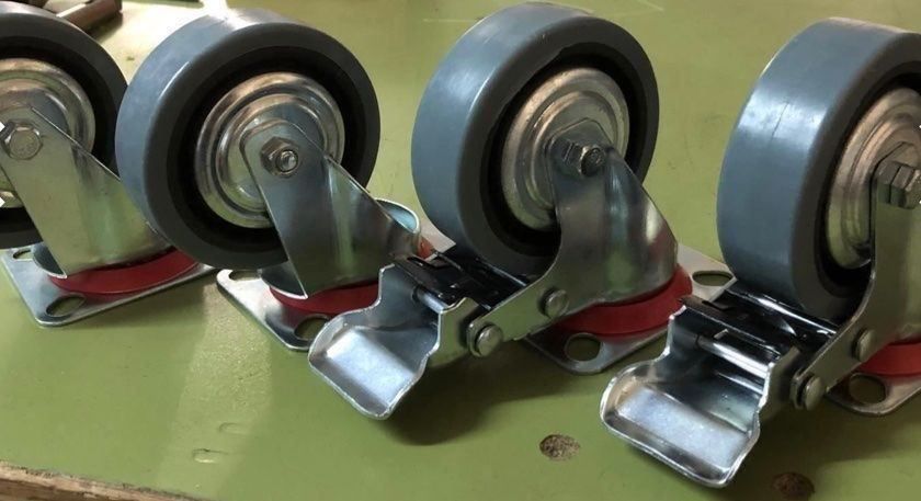 Transport Rollen 4 Stück. 2x Dreh 2x mit Bremse (Neu (gemäss ...