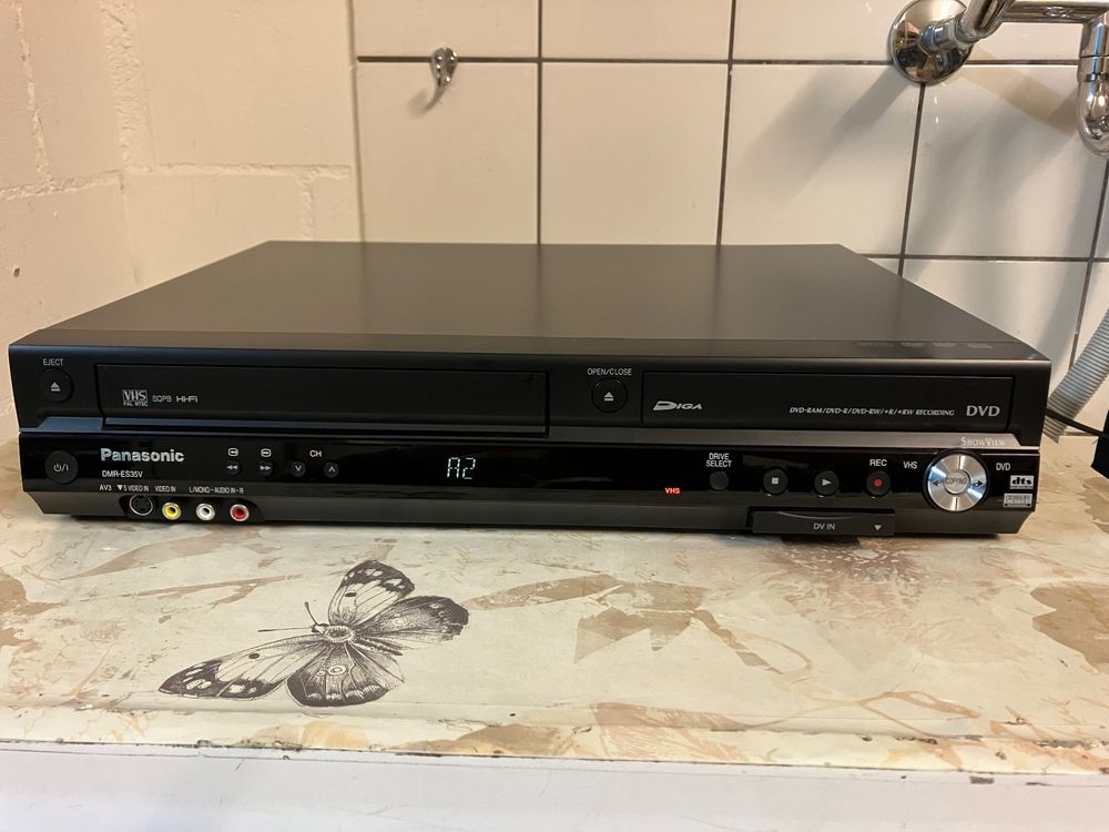Panasonic dmr-es35v vhs dvd recorder (Gebraucht) in Zunzgen für CHF 149 – mit Lieferung auf ...