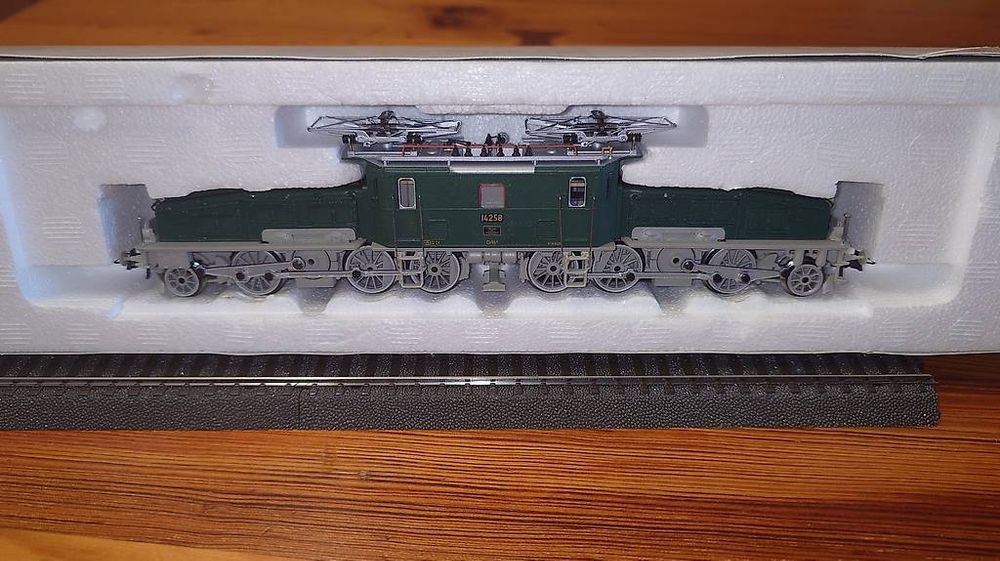 Locomotive CFF crocodile 6/8 Roco (Gebraucht) in Travers für CHF 350 ...