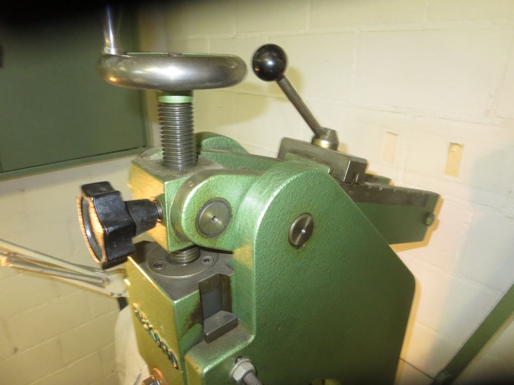 Rekord Kniehebelpresse | Kaufen auf Ricardo